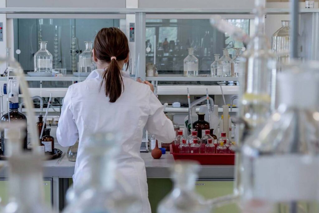 Limpieza de laboratorios, desinfección y mantenimiento